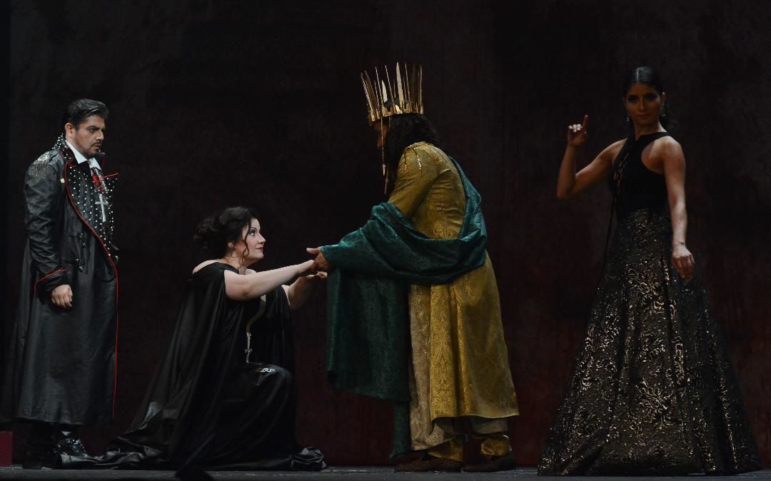 Inició con éxito la temporada de Macbeth en el Palacio de Bellas Artes ...