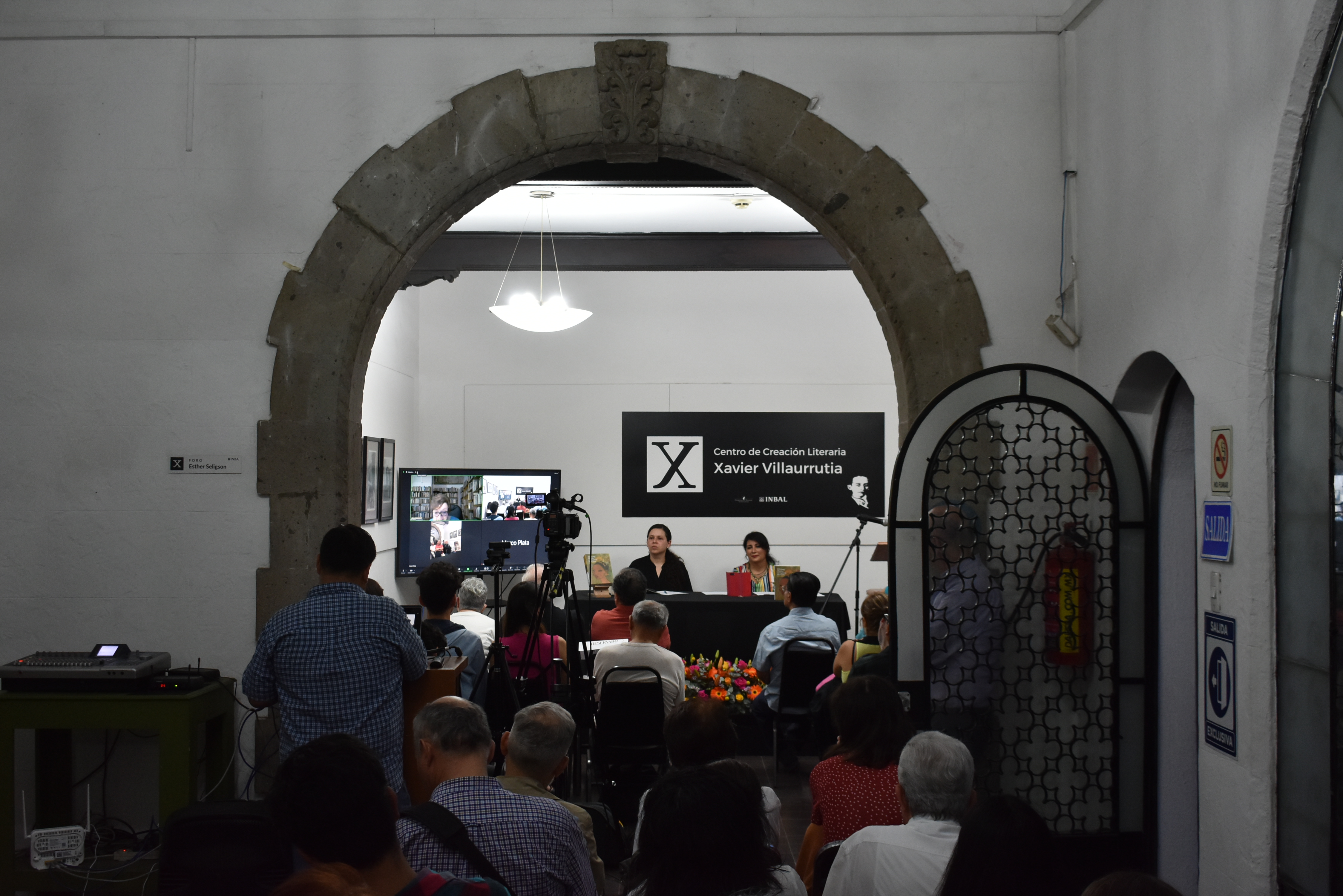 Elsa Cross presentó su obra literaria El lejano oriente en la poesía ...