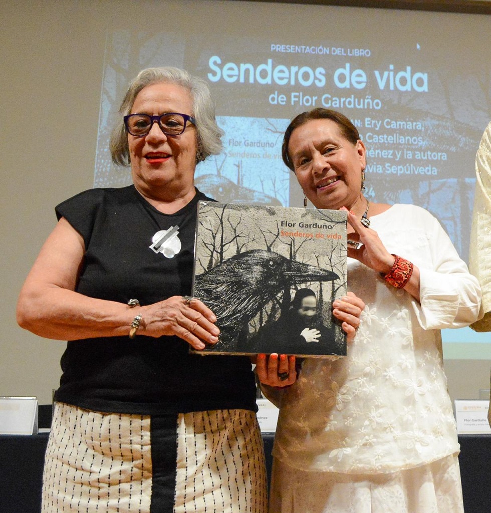 Presentan el libro Senderos de vida, de la fotógrafa mexicana Flor ...