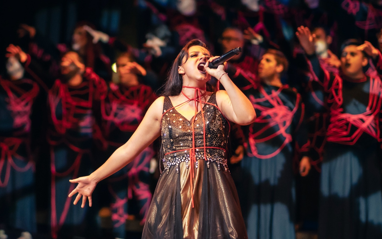El público cantó y bailó con el Estudio de la Ópera de Bellas Artes y ...